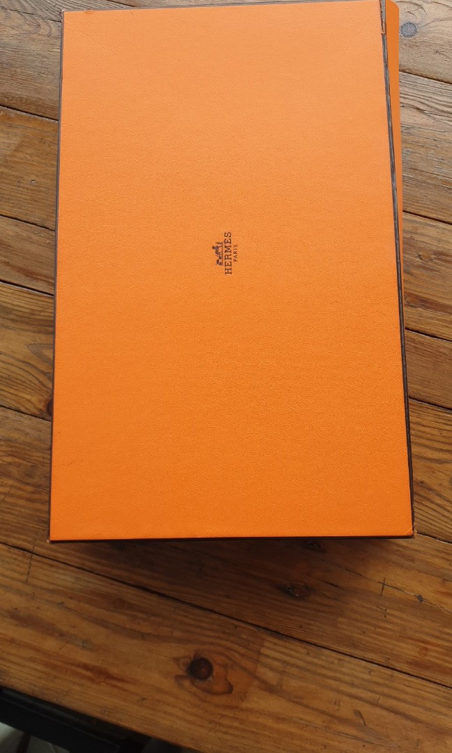 Authentic large / big Hermes box, Women's Fashion, Jewelry & Organizers ...