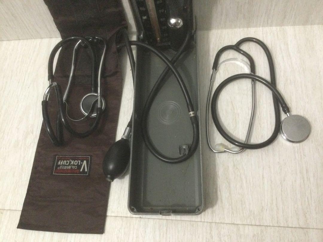 BAUMANOMETER (USA) W/ 2-STETHOSCOPE(JAPAN) PROFESSIONAL BLOOD PRESSURE ...
