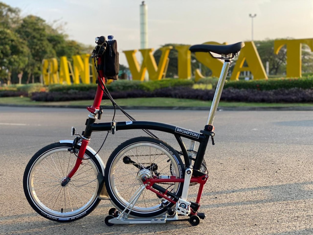 Brompton Red Black 56R 2020 akhir second hand, Olah Raga, Sepeda di ...