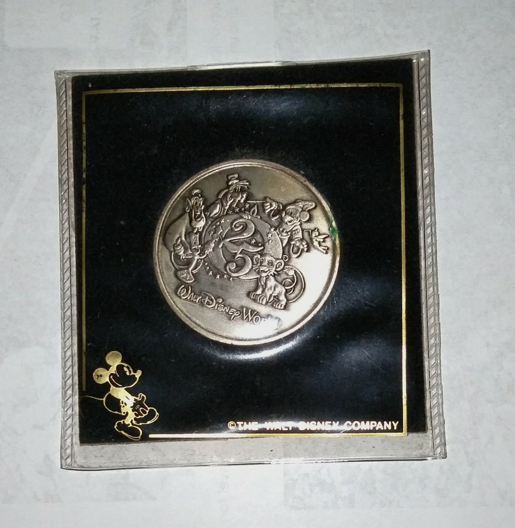 Collectible / Memorabilia / Coin Token / Walt Disney World 1971-1996 25 ...