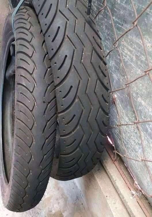 CR152 Stock Tire, Motorbikes, Motorbike Parts & Accessories, Tires ...