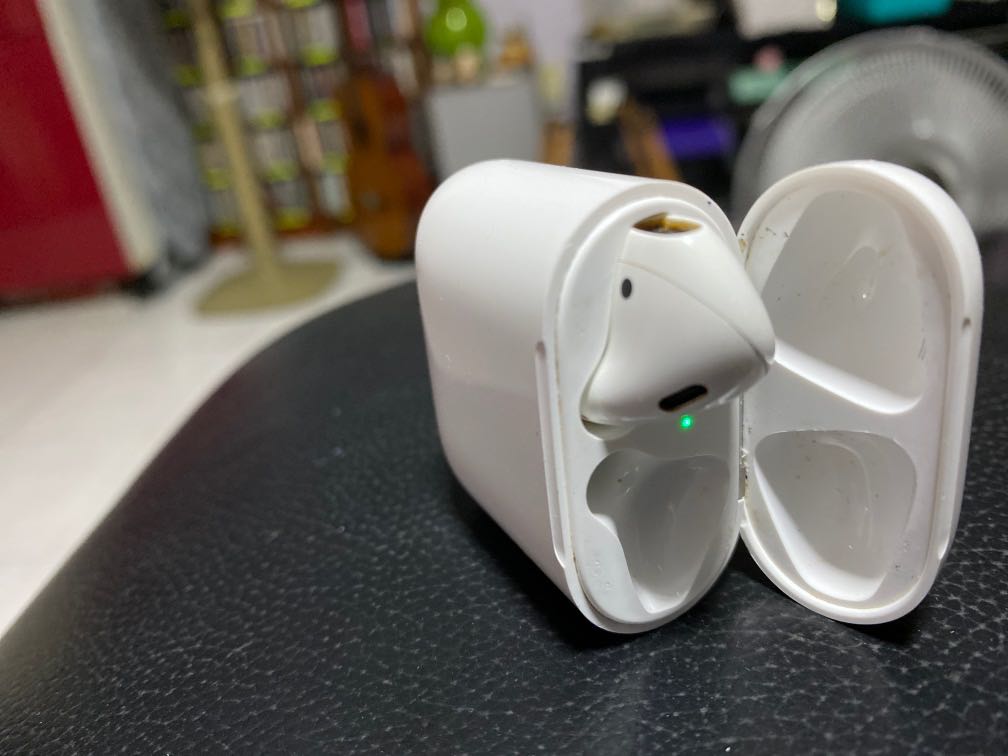 Genuine AirPod Gen 2 left side, Audio, Headphones & Headsets on Carousell