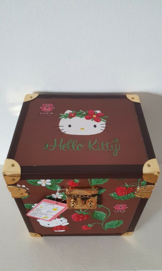 Hello Kitty music box!, Hobbies & Toys, Memorabilia & Collectibles, Fan ...