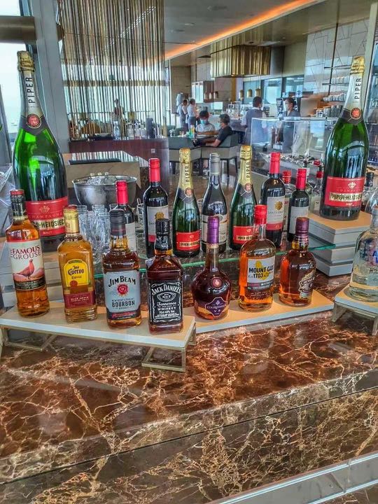 12.31-1.1 High tea cocktail breakfast mbs (Marina Bay sands hotel rooms ...