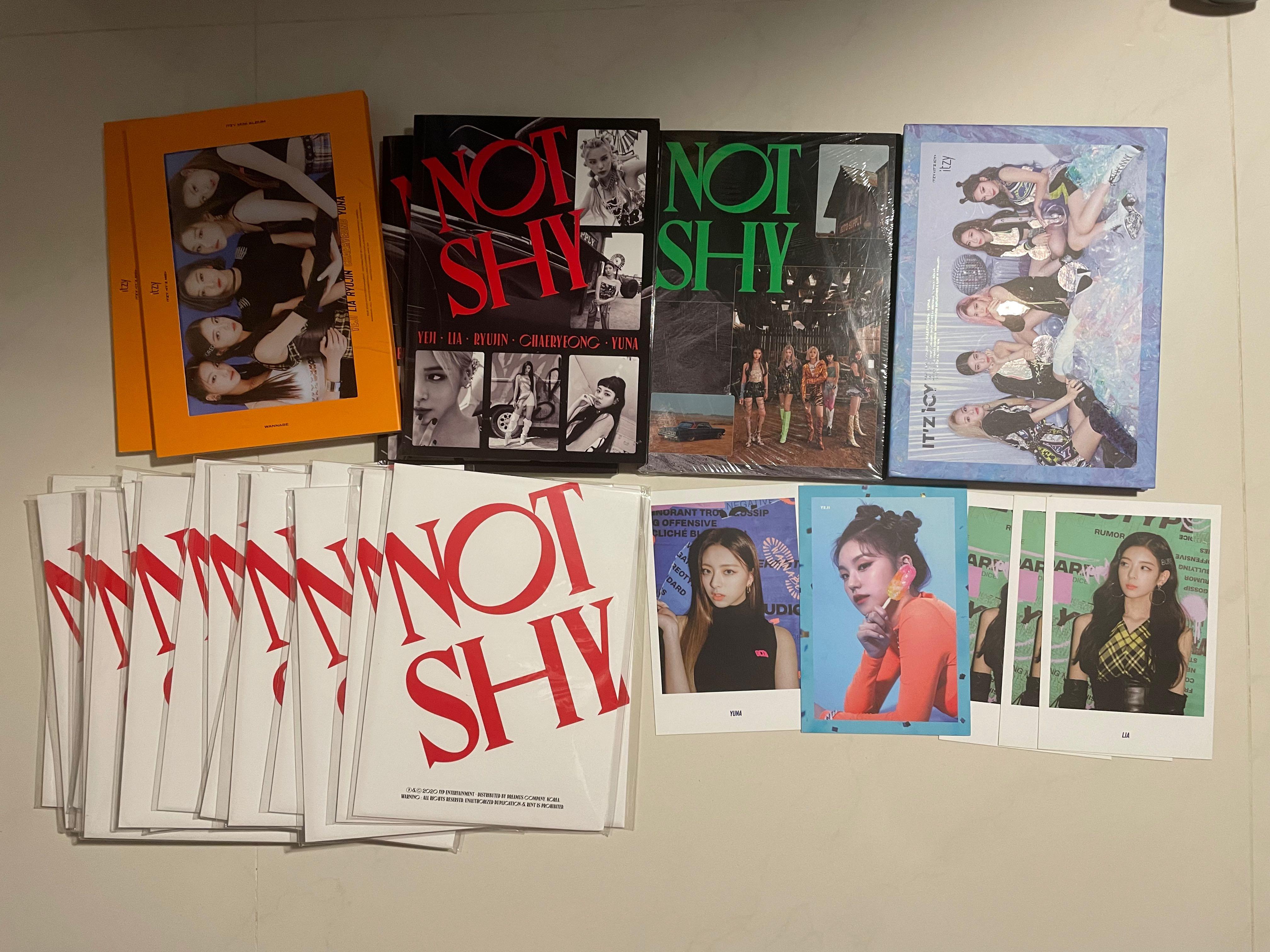 Itzy albums , postcards, Hobbies & Toys, Memorabilia & Collectibles, K ...