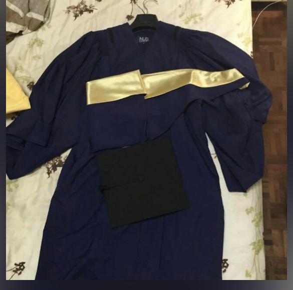 NUS Bachelor Science graduation gown, Women's Fashion, Dresses & Sets ...