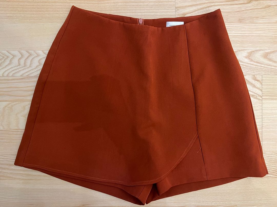 Runway bandits skorts in rust, Women's Fashion, Bottoms, Skirts on ...
