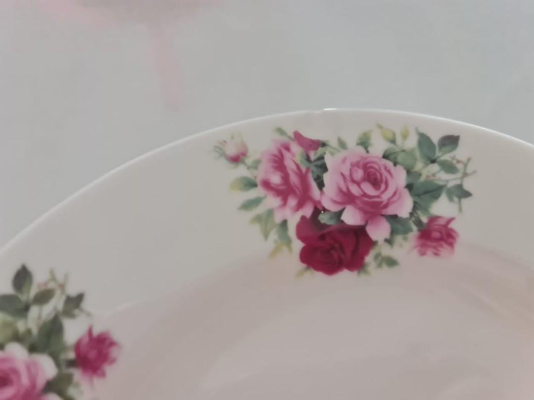 Set Pinggan Makan vantage porcelin ala english style, Furniture & Home ...