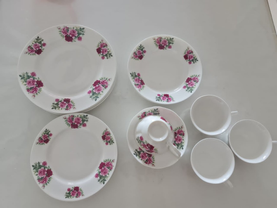 Set Pinggan Makan vantage porcelin ala english style, Furniture & Home ...