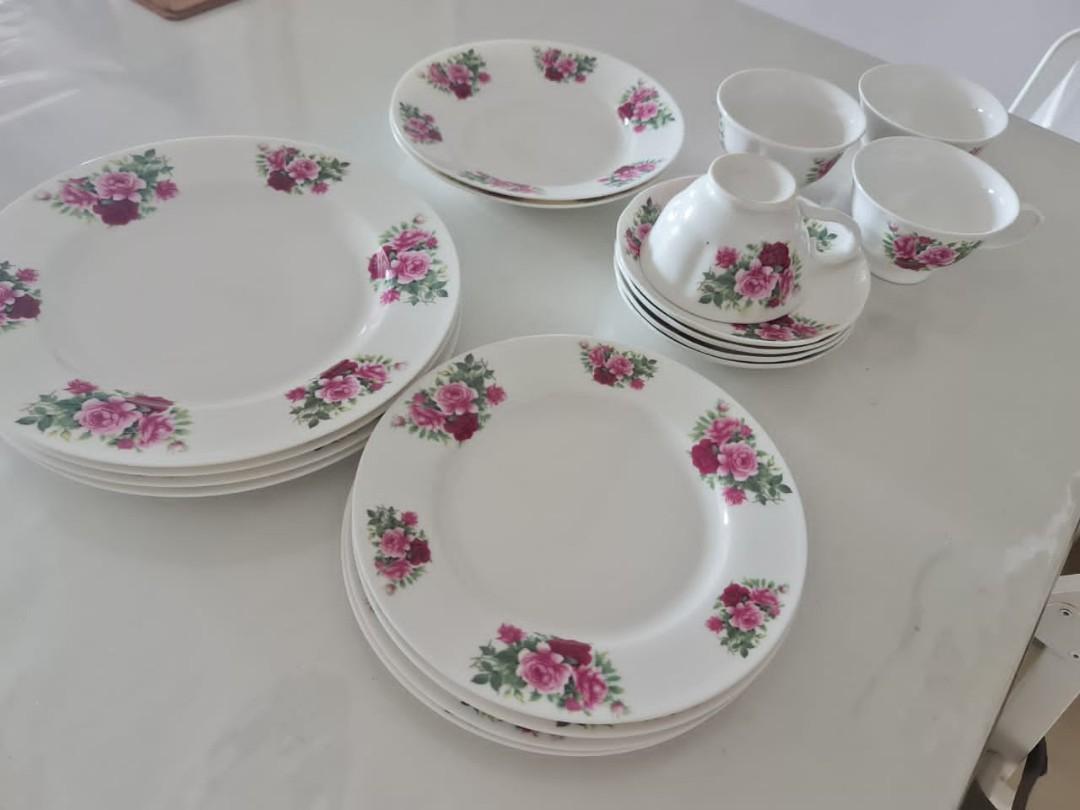Set Pinggan Makan vantage porcelin ala english style, Furniture & Home ...