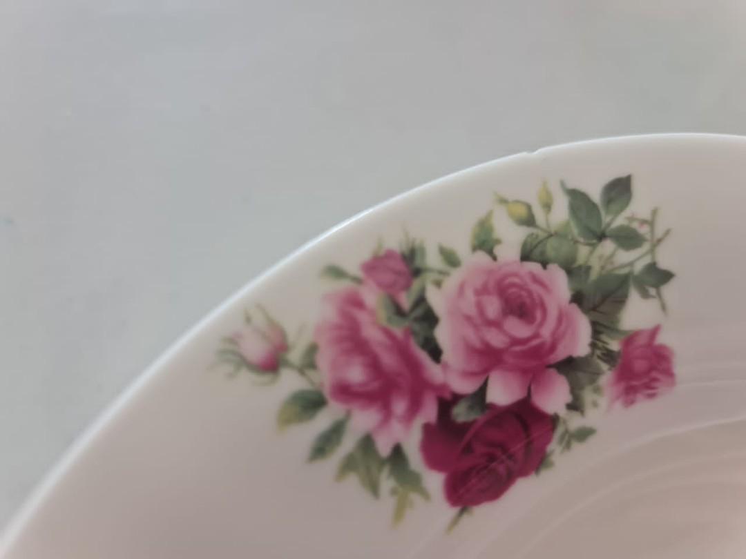 Set Pinggan Makan vantage porcelin ala english style, Furniture & Home ...
