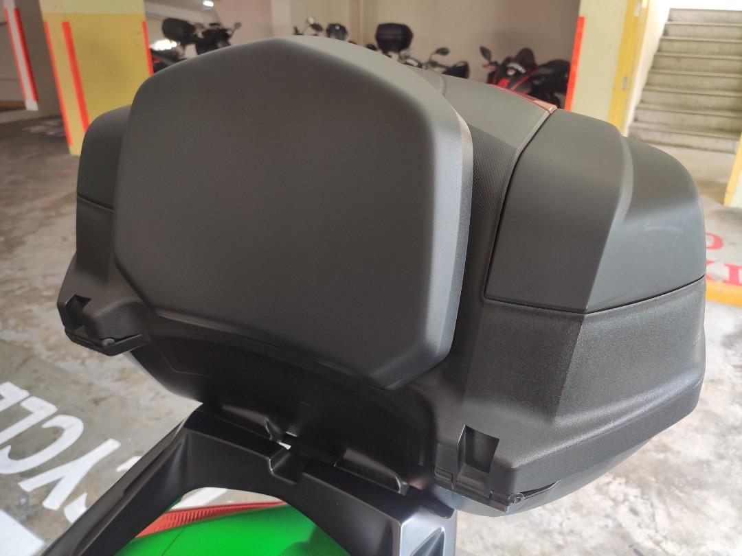 Yamaha 50L Top Box, Motorcycles, Motorcycle Accessories on Carousell