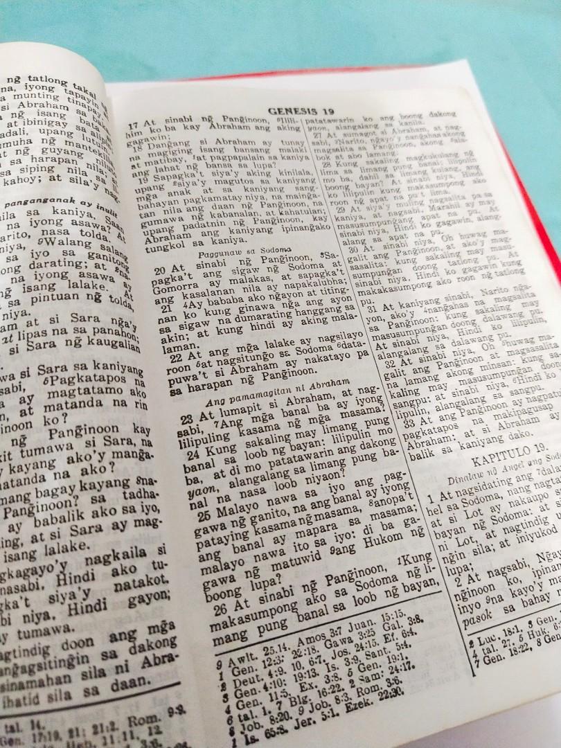 "Ang Biblia" Holy Bible in Tagalog/1982/415 pages, Hobbies & Toys ...