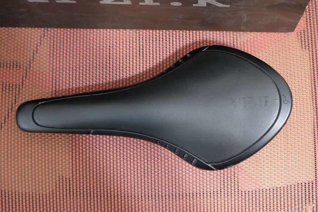 Fizik Kurve Snake Saddle (Carbon rail), Sports Equipment, Bicycles ...