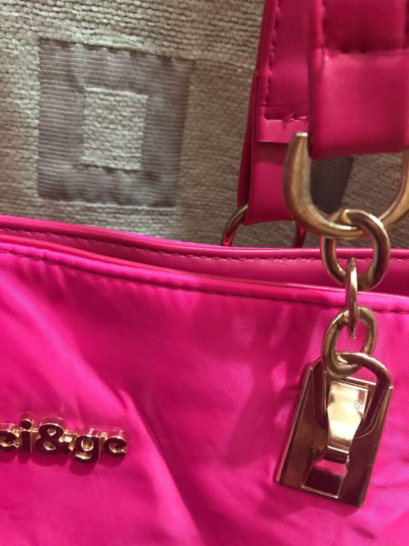 Mei&ge fuchsia pink hand sling bag 2 in 1, Women's Fashion, Bags ...