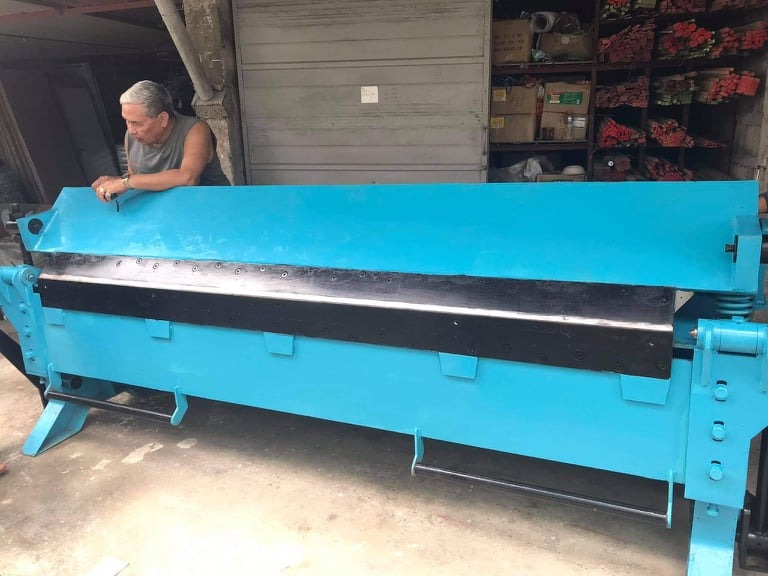 Metal Sheet Bender Machine (Heavy Duty), Commercial & Industrial ... Metal Sheet Bender Machine (Heavy Duty), Commercial & Industrial ...
