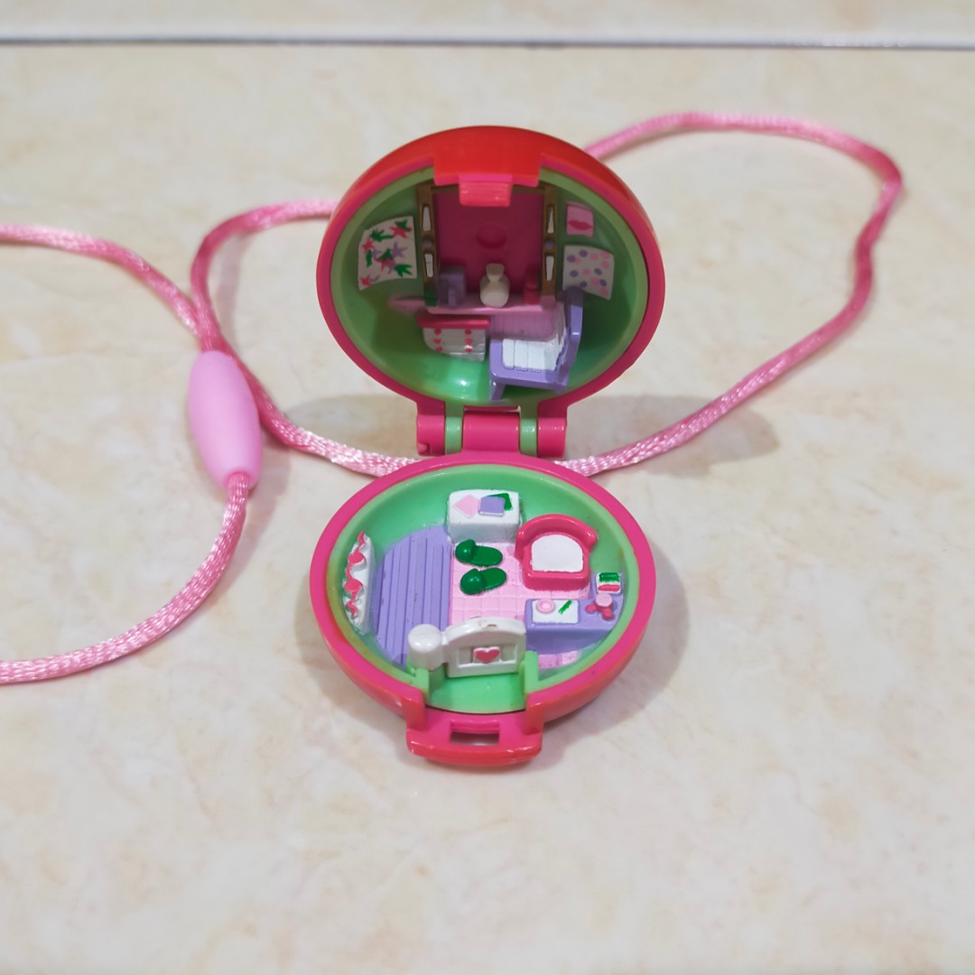 Polly Pocket locket, Toys & Collectibles, Mainan di Carousell