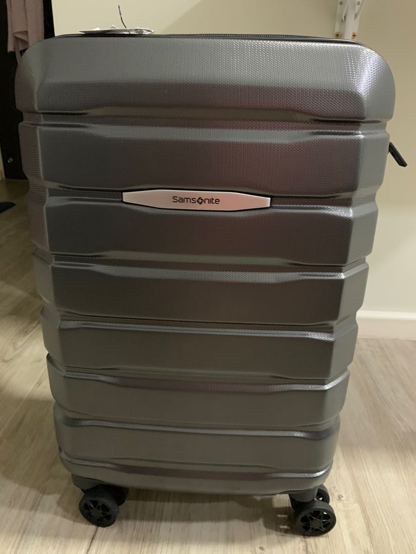 Samsonite Tech Two 20” Spinner - Dark Grey, Hobbies & Toys, Travel ...