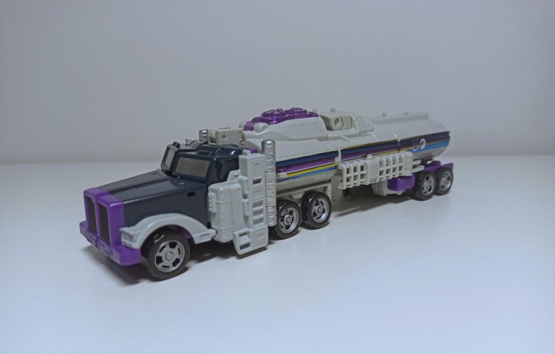 Transformers Voyager Takara LG Blitzwing and Hasbro Titans Return ...