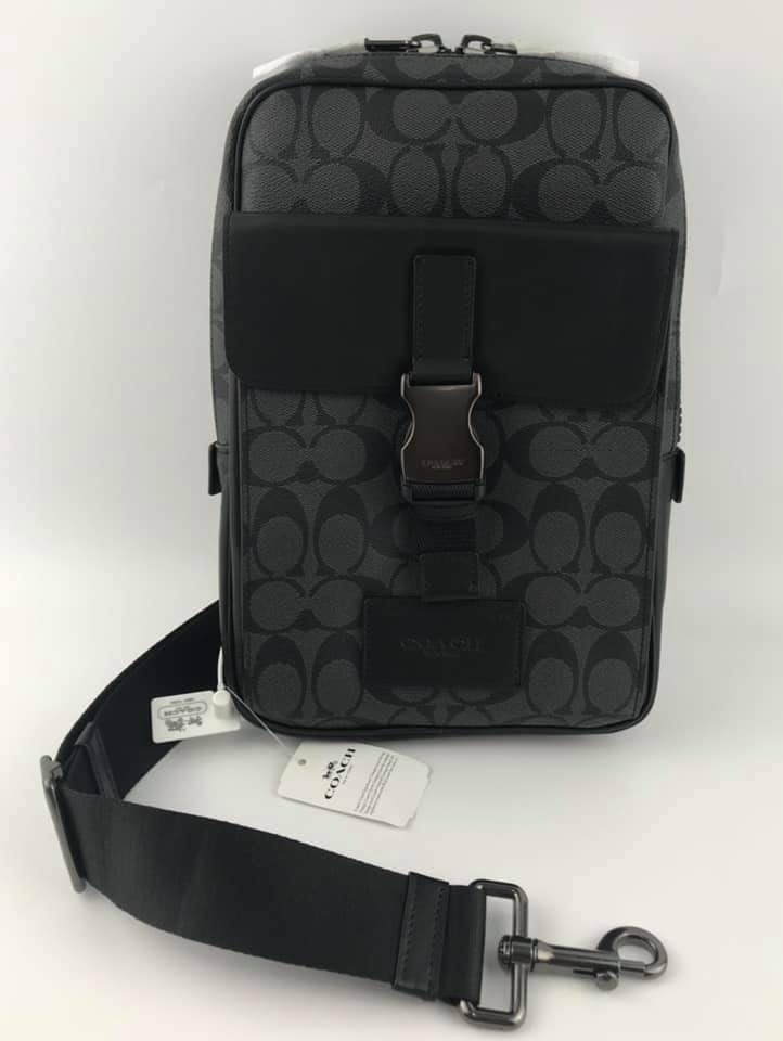 Coach Track Pack in Signature Canvas, Men's Fashion, Bags, Sling Bags ...