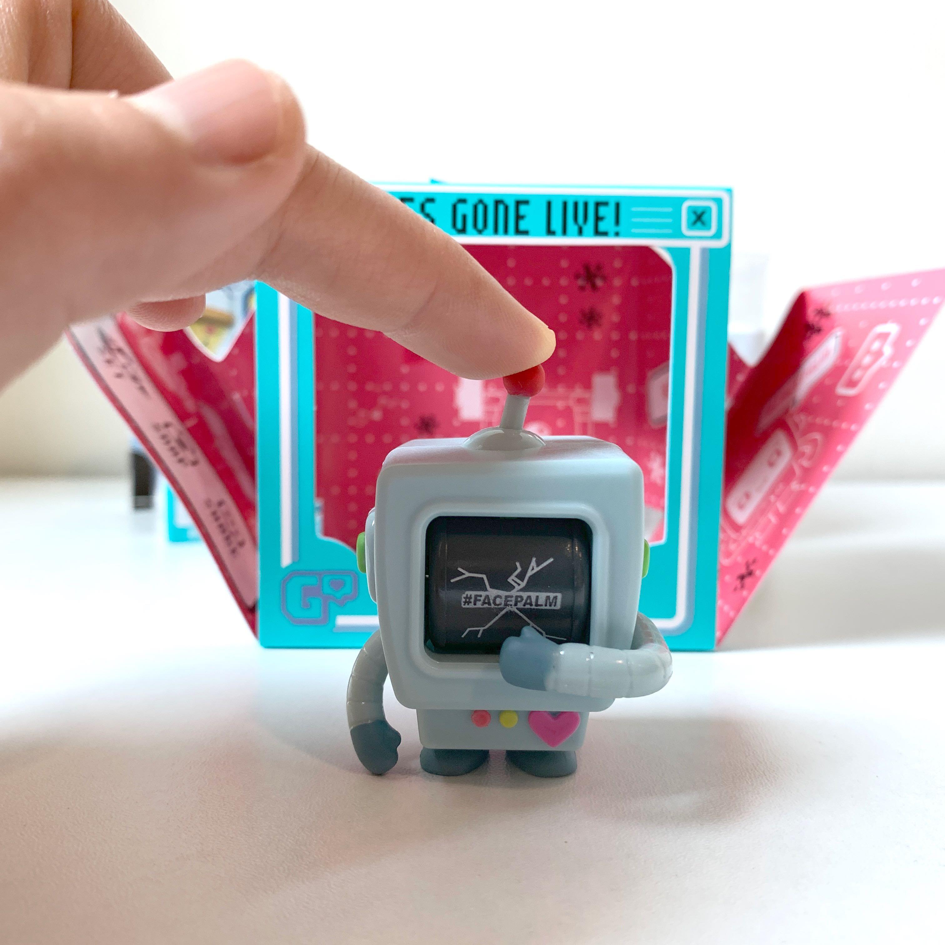 Oh! My GIF #FAIL Robot Toy Collectable, Hobbies & Toys, Toys & Games on ...