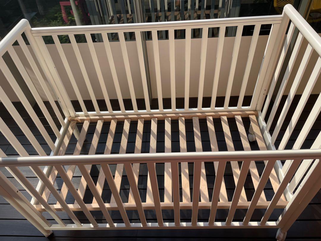 Pali baby cot (Italy), Babies & Kids, Baby Nursery & Kids Furniture ...