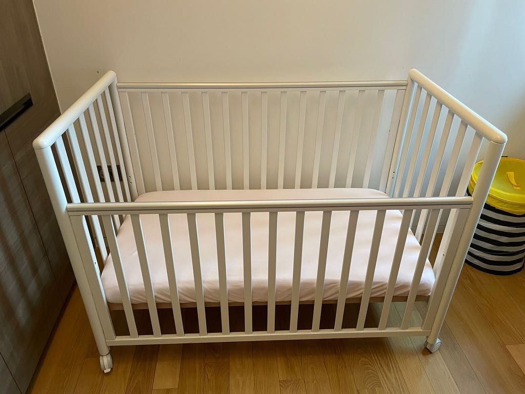 Pali baby cot (Italy), Babies & Kids, Baby Nursery & Kids Furniture ...