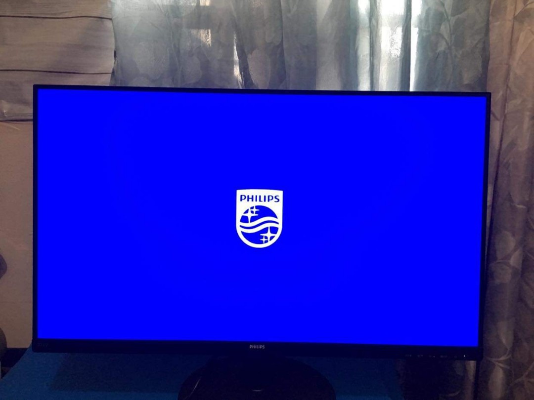 Philips computer monitor 27 inches, Computers & Tech, Desktops on Carousell