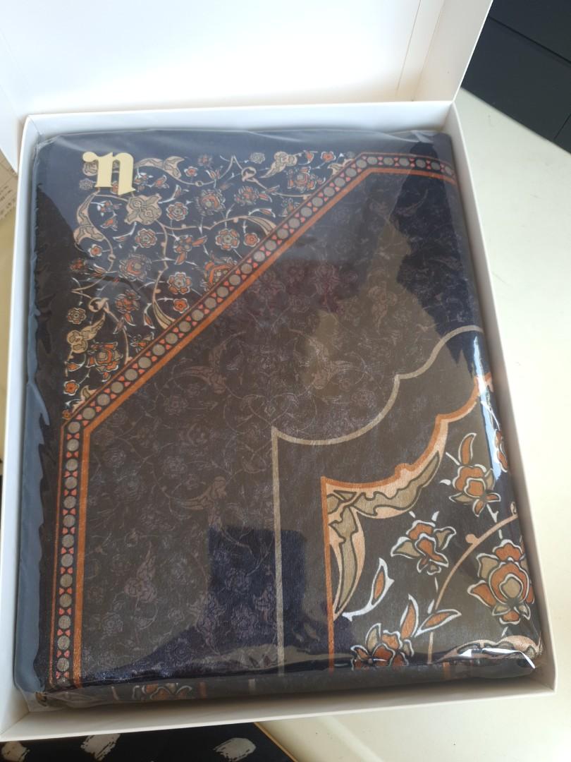 Sejadah Naelofar, Women's Fashion, Muslimah Fashion, Prayer Sets on ...