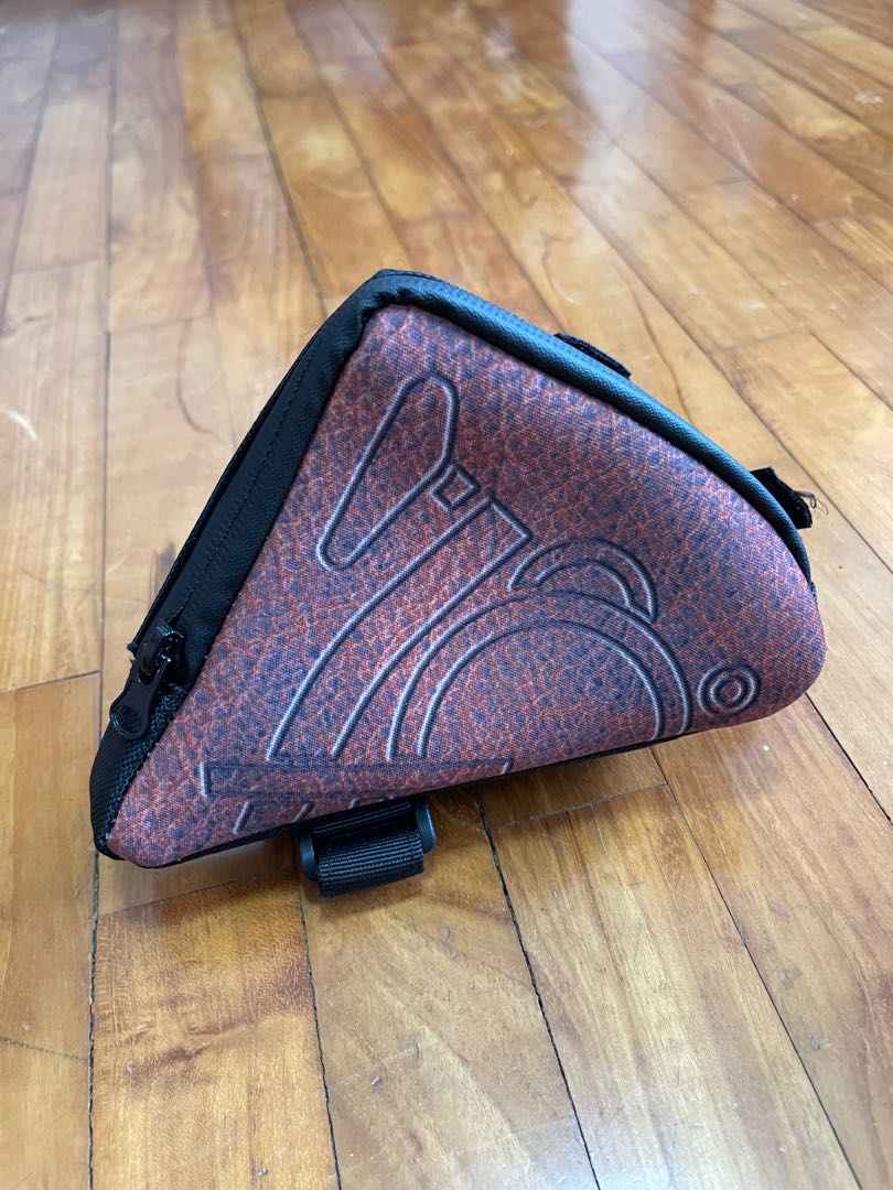 Brompton triangle bag, Sports Equipment, Bicycles & Parts, Parts ...