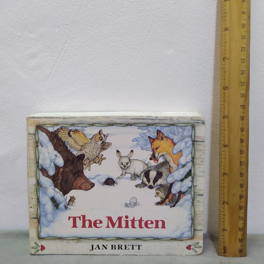 Jan Brett - The Mitten, Hobbies & Toys, Books & Magazines, Children's ...