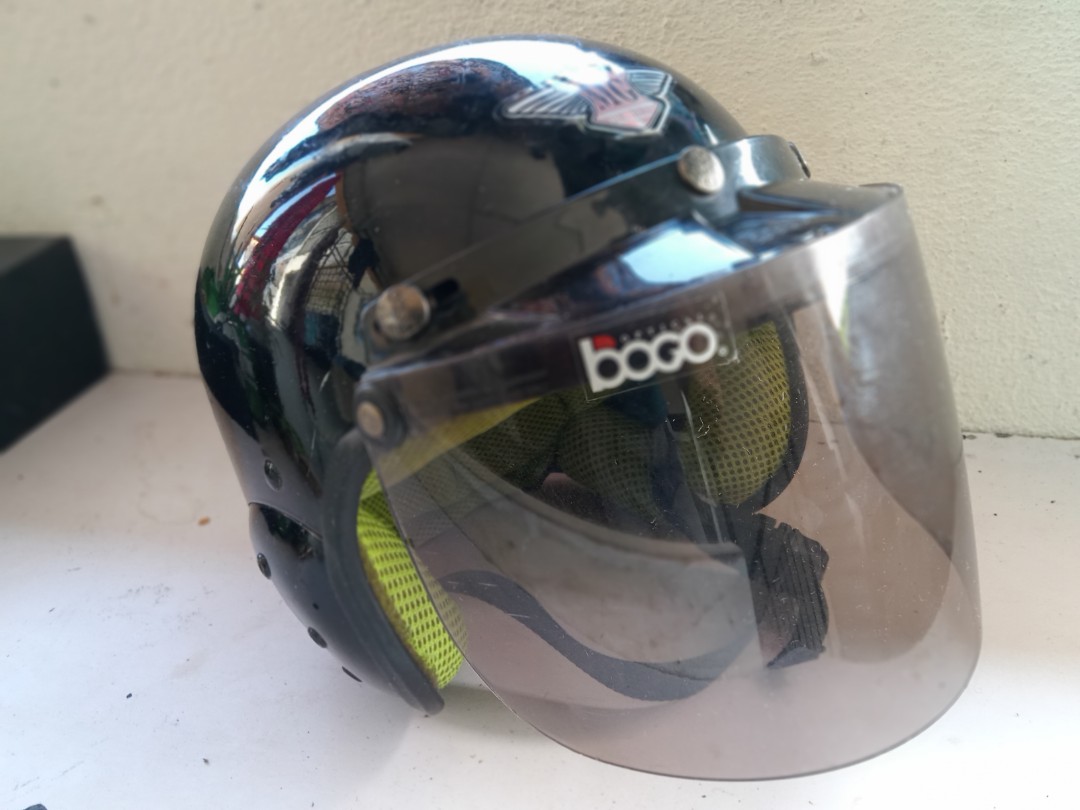 MG Kids Helmet Saiz 57, Motorbikes on Carousell