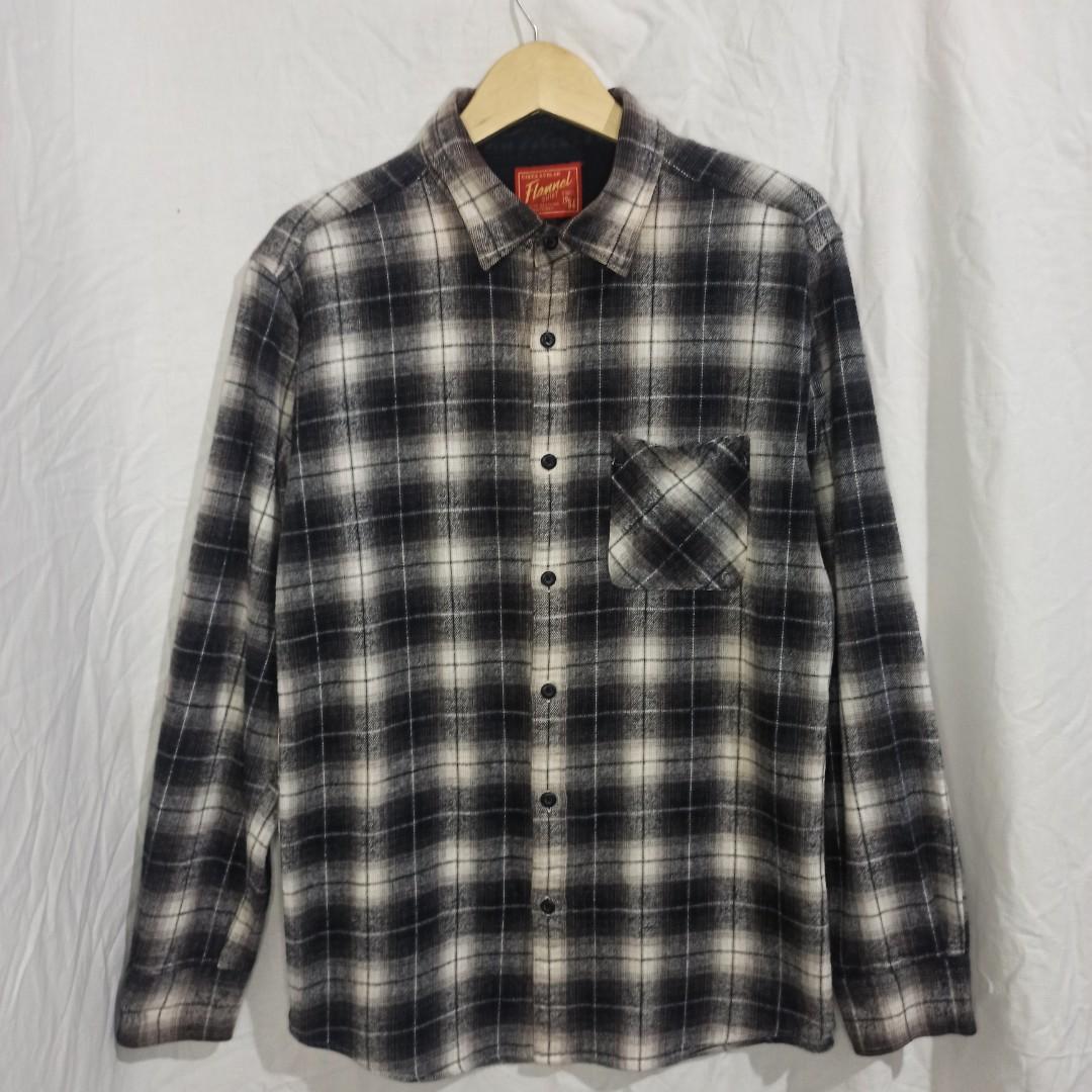 Kemeja Flanel Brand Uniqlo Veterano Hitam Putih Second, Olshop Fashion ... Kemeja Flanel Brand Uniqlo Veterano Hitam Putih Second, Olshop Fashion ...