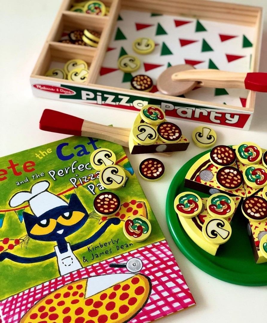 Pizza role play wooden set + story book, Hobbies & Toys, Toys & Games ...