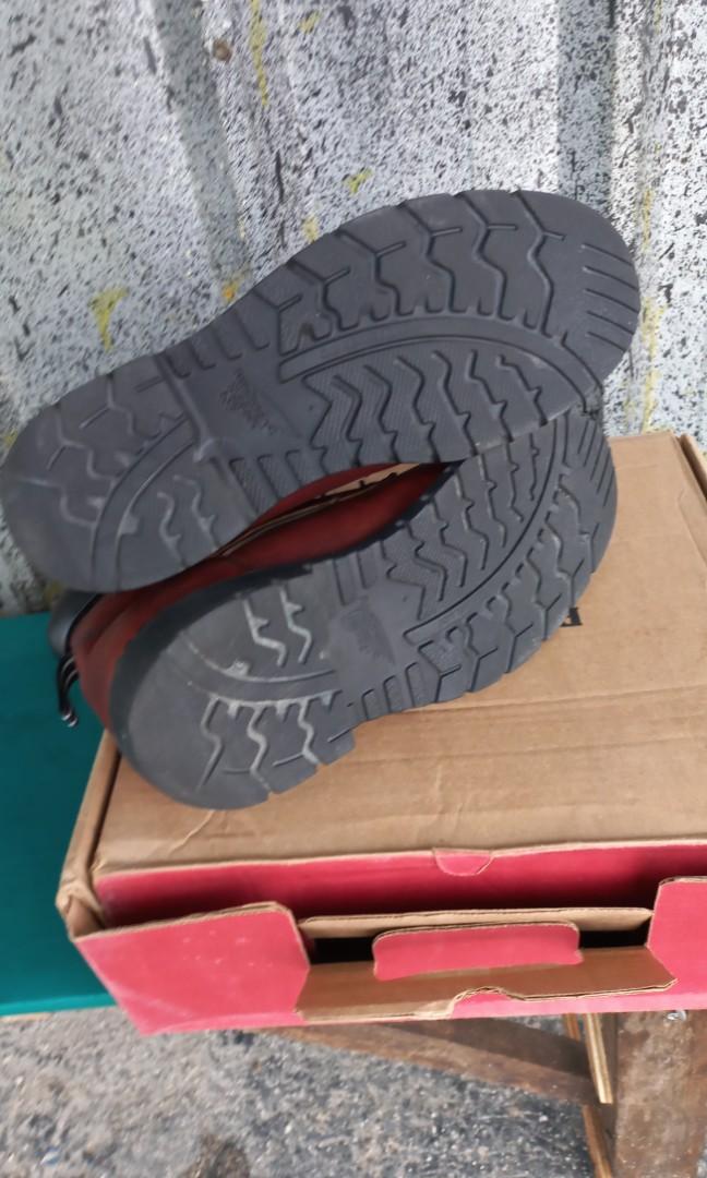 RED WING 3526 safety shoes, Fesyen Pria, Sepatu , Sepatu Boot di Carousell