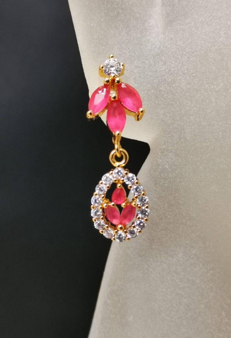 Ruby Red Eva, Women's Fashion, Jewelry & Organisers, Earrings on Carousell