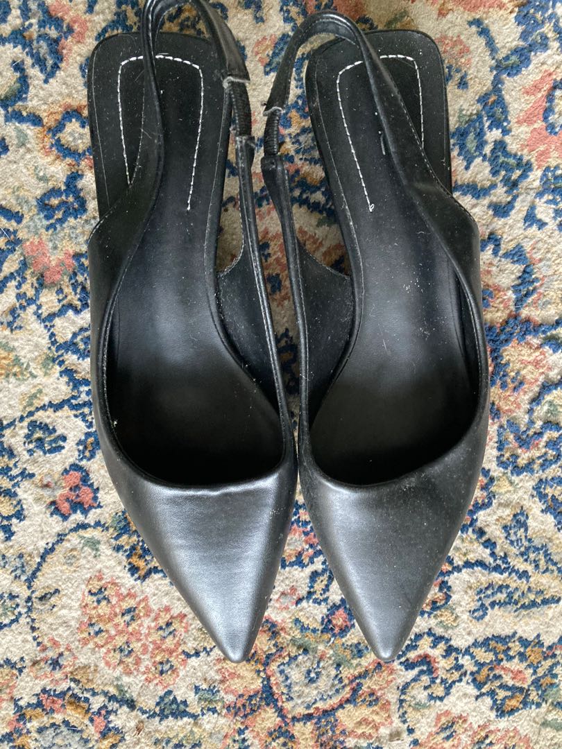 VNC Shoes, Women's Fashion, Footwear, Flats on Carousell