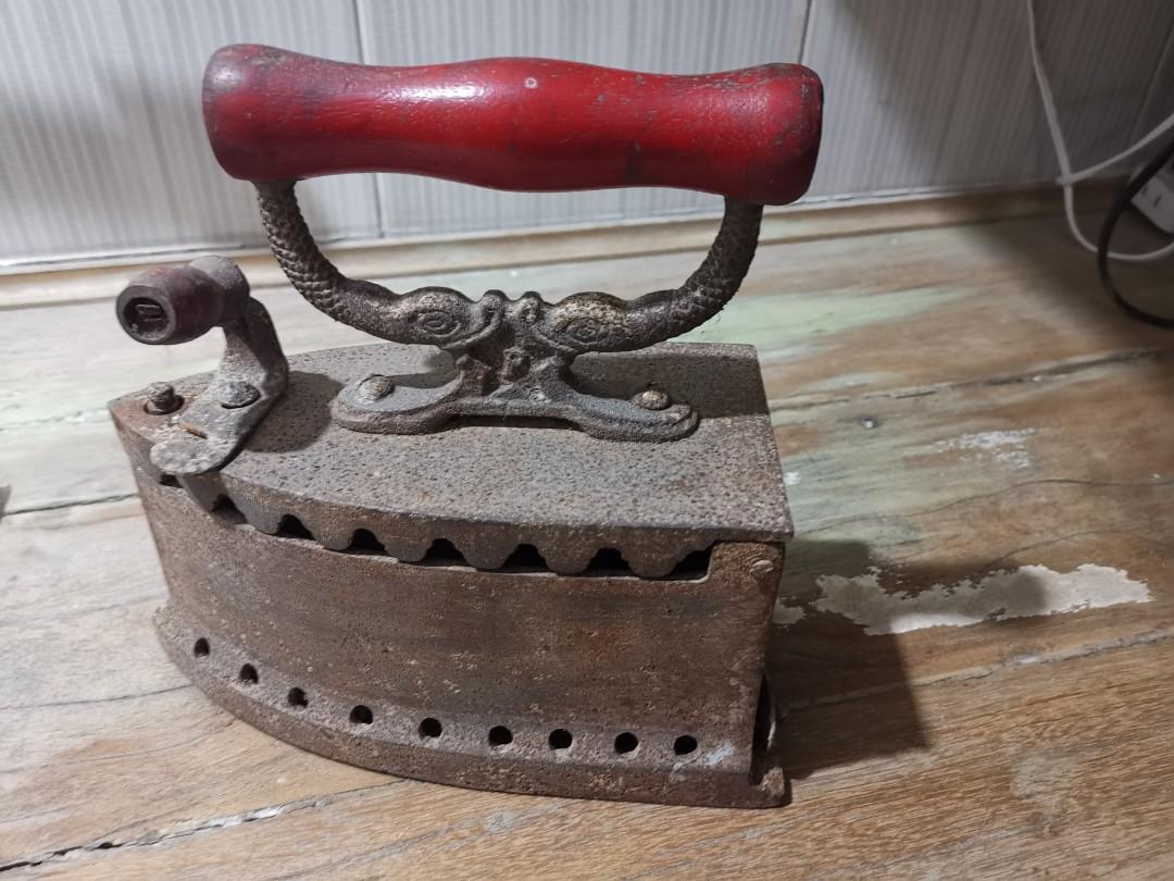 Antique coal flat iron plantsa, Hobbies & Toys, Memorabilia ...