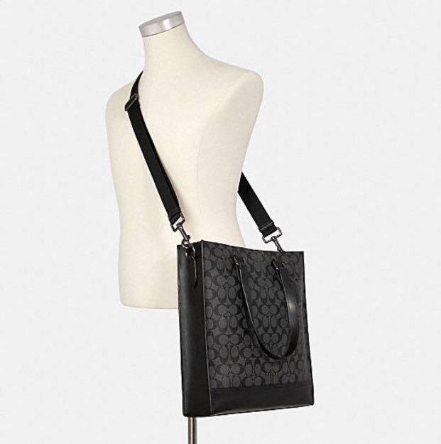 Coach Graham Structured Tote In Signature Canvas, Men's Fashion, Bags ...