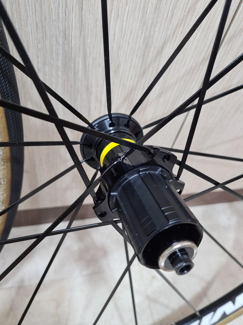 Mavic Cosmic Elite 700c 40mm wheelset v brake, Sports Equipment, Bicycles & Parts, Parts ...