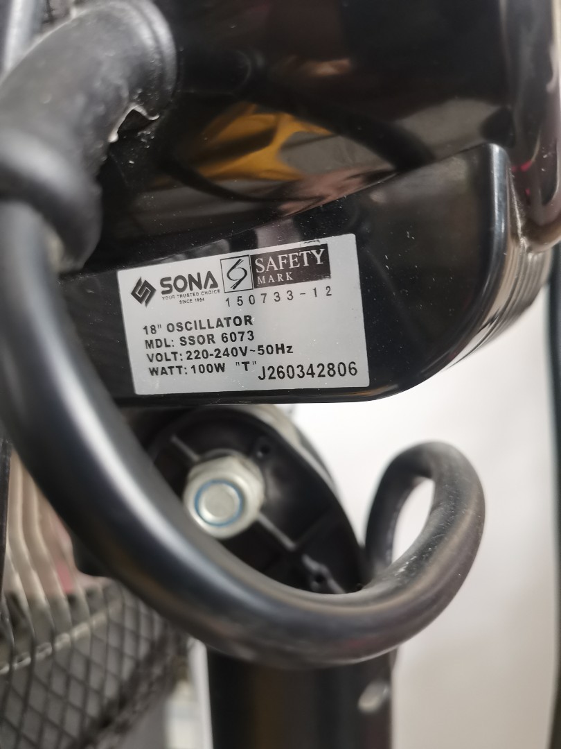 Sona 18" Metal Fan, Furniture & Home Living, Lighting & Fans, Fans on ...