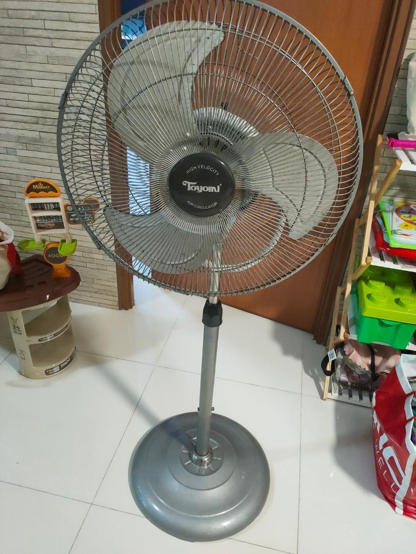 Toyomi Standing fan, Furniture & Home Living, Lighting & Fans, Fans on ...