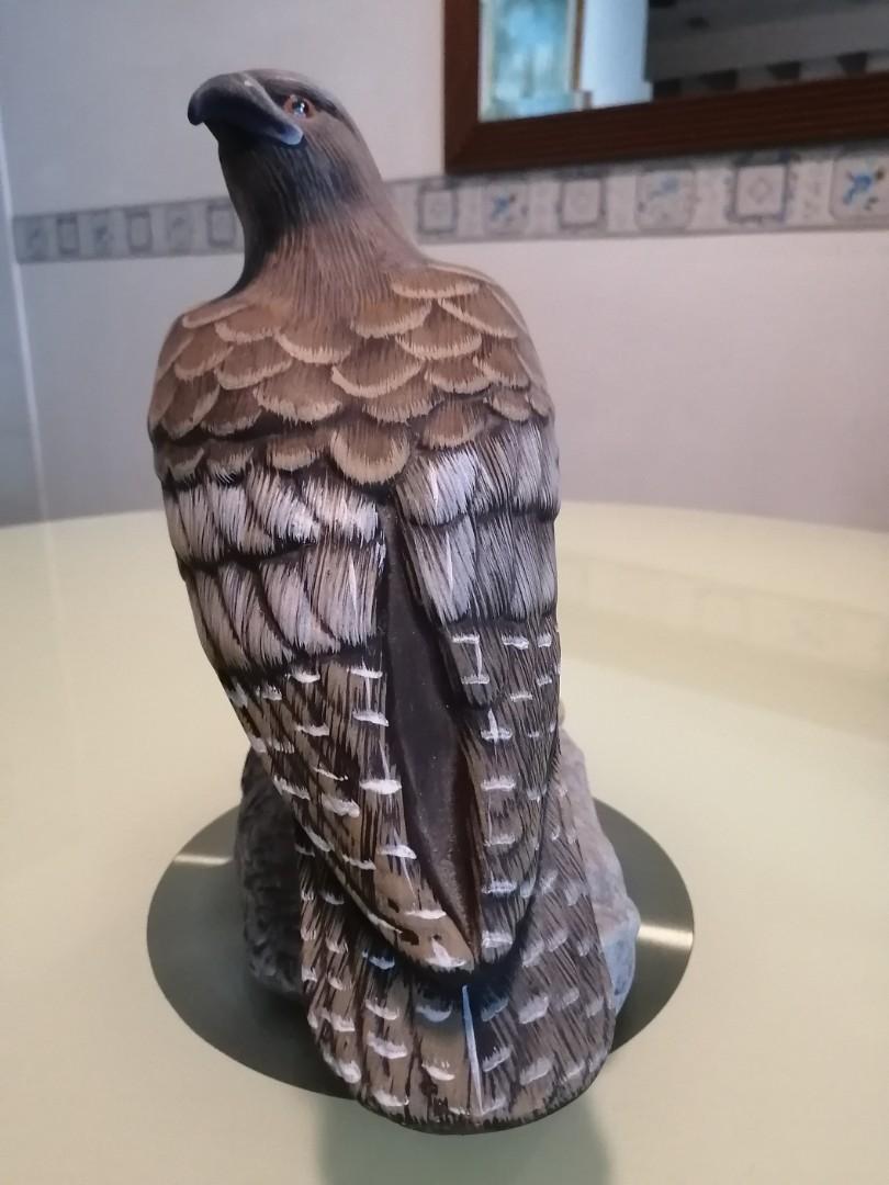 Ceramic eagle statue (23cm tall), Furniture & Home Living, Home Decor ...