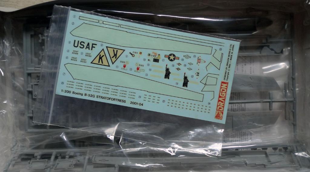 Dragon 1/200 B-52G Stratofortress, 興趣及遊戲, 玩具 & 遊戲類 - Carousell