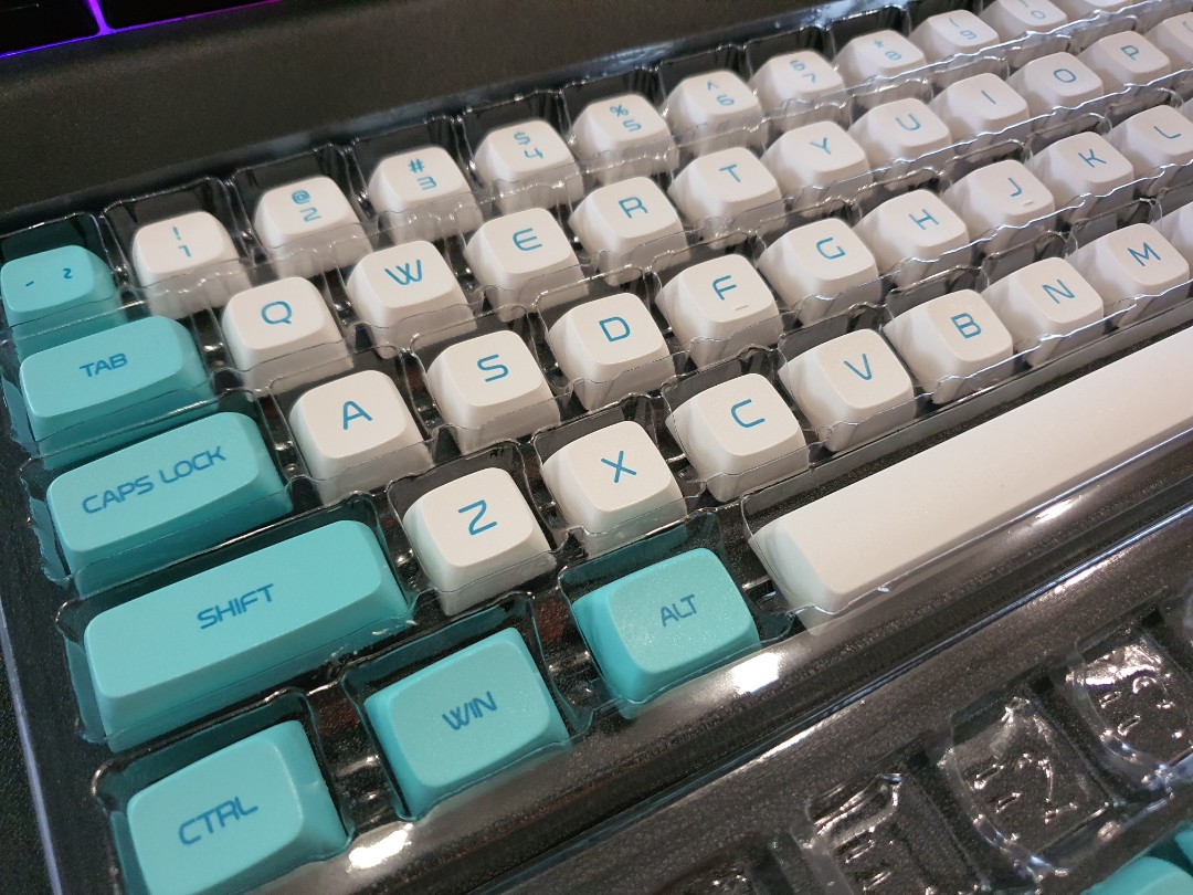 [NEW] Blue Robin Keycap 68 Keys PBT XDA, Computers & Tech, Parts ...