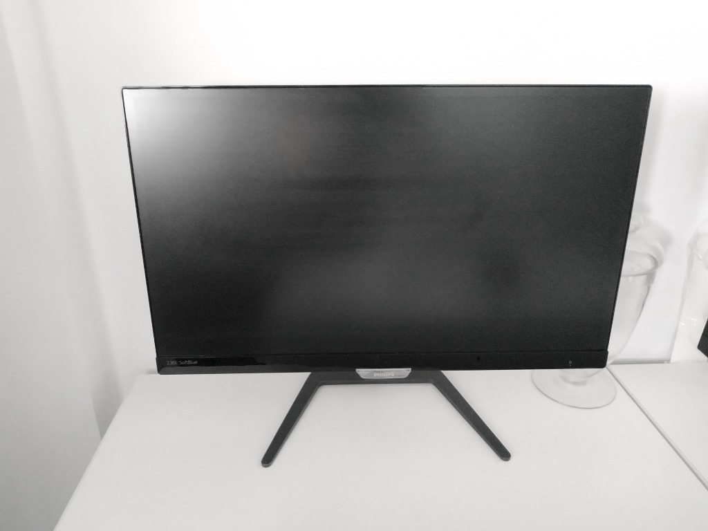 Philips 23-inch monitor with soft blue technology (Blue light filter ...