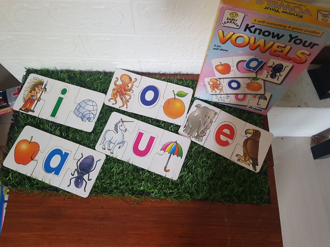 puzzle know your vowel, Bayi & Anak, Mainan & Baby Walker di Carousell
