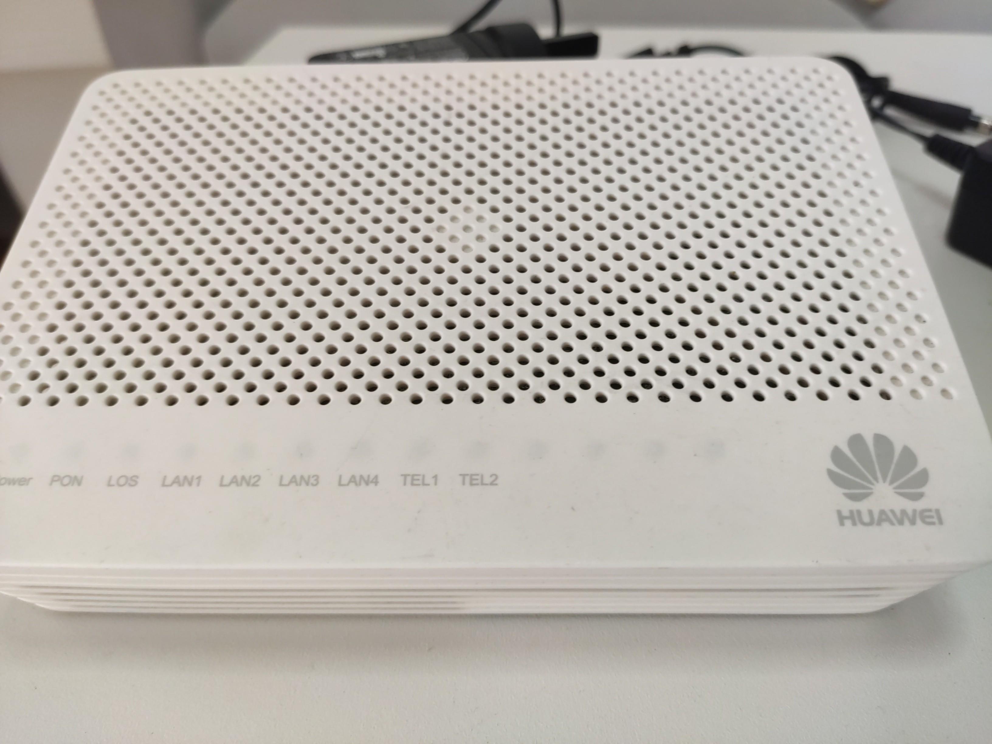 Router and Modem. ASUS RT-56U with Huawei Echolife HG8240H5, Computers ...