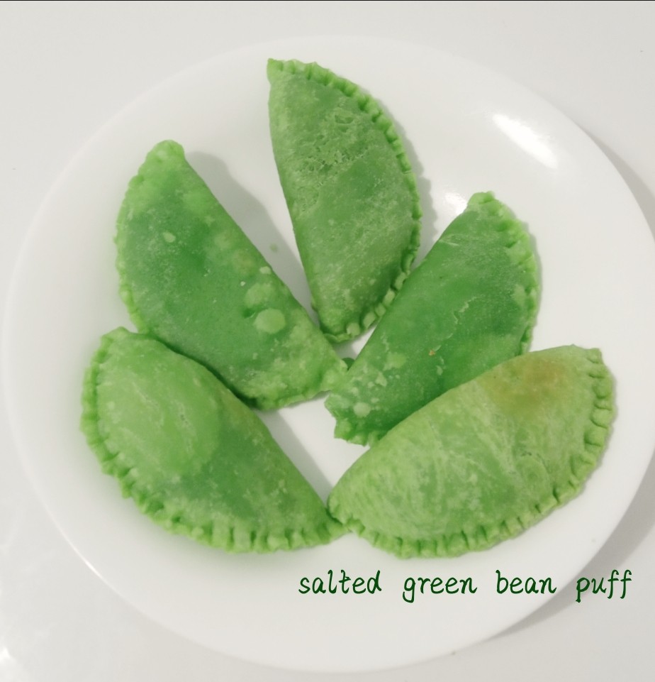 salted green bean puff, Food & Drinks, Other Food & Drinks on Carousell