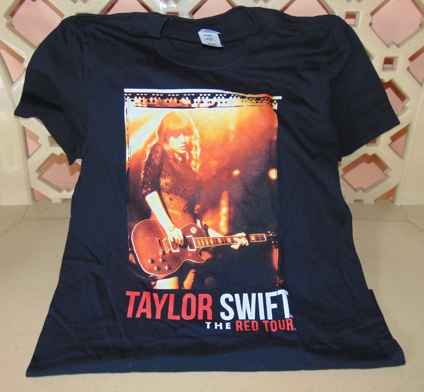 Taylor Swift - RED Tour Tee (Small), Men's Fashion, Tops & Sets ...